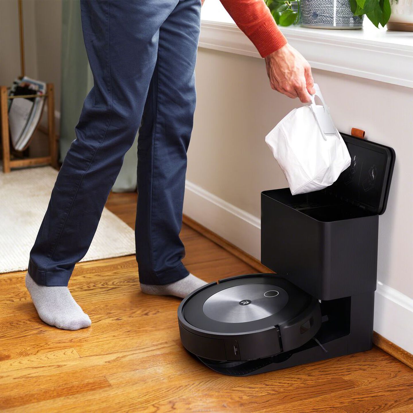 iRobot Roomba® j7 Series Robot Vacuums | iRobot®